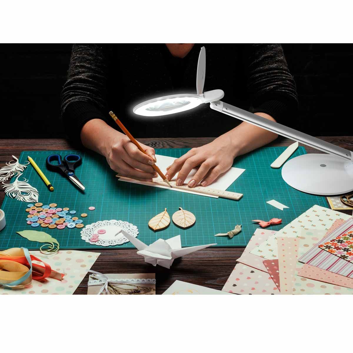 Daylight Halo Go Rechargeable Magnifying Table Lamp | Jerry's Artarama